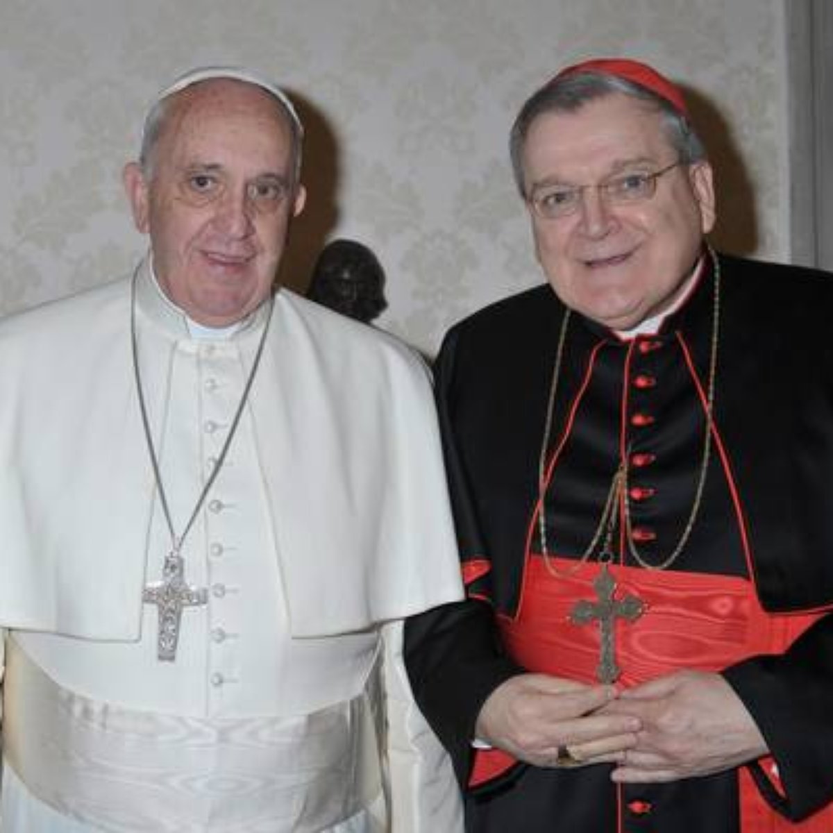 RAYMOND LEO BURKE Cardeal de Santa Romana Igreja - Mosteiro Regina Pacis