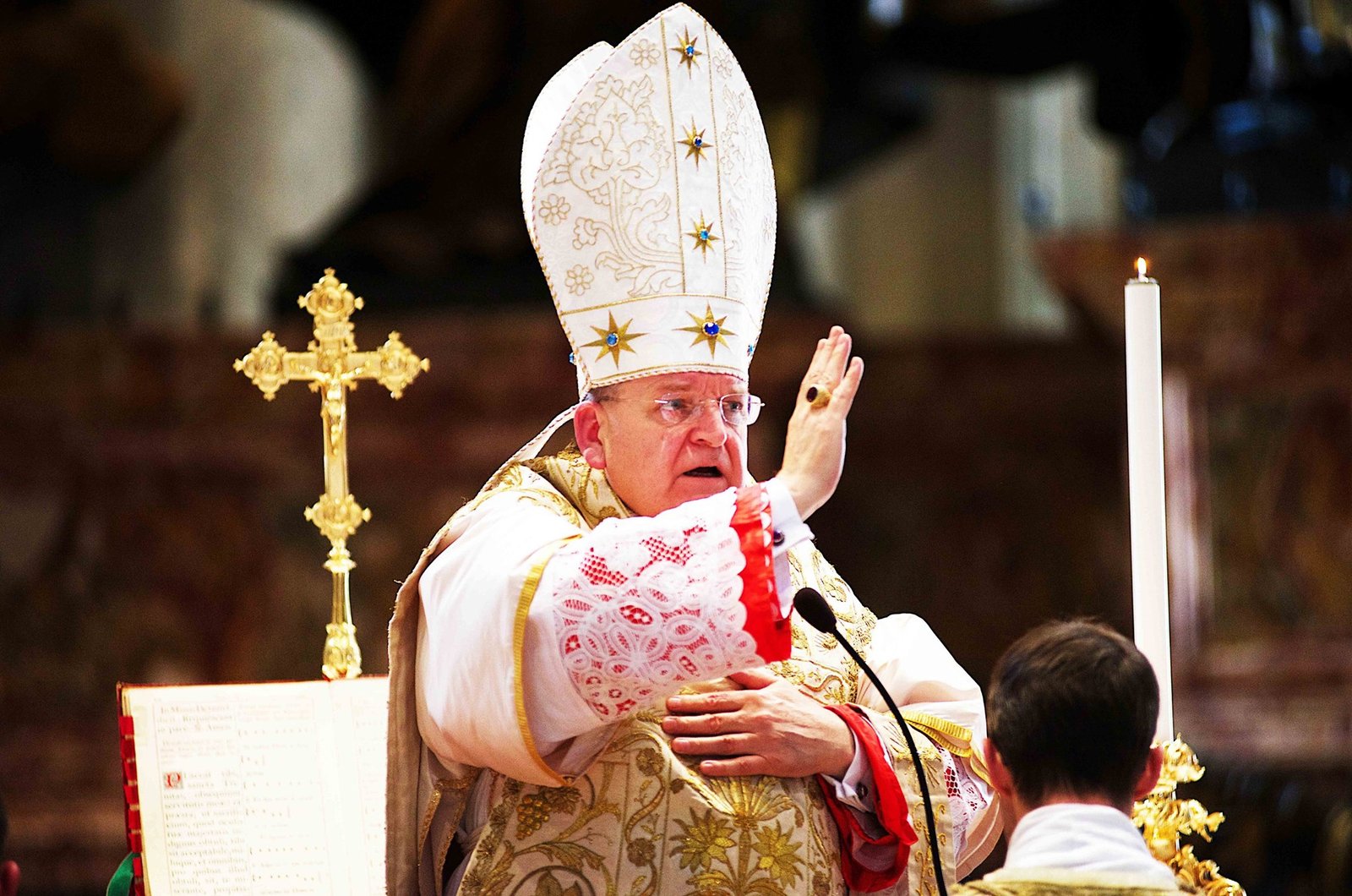 HOMILIA DO CARDEAL RAYMOND LEO BURKE - Mosteiro Regina Pacis