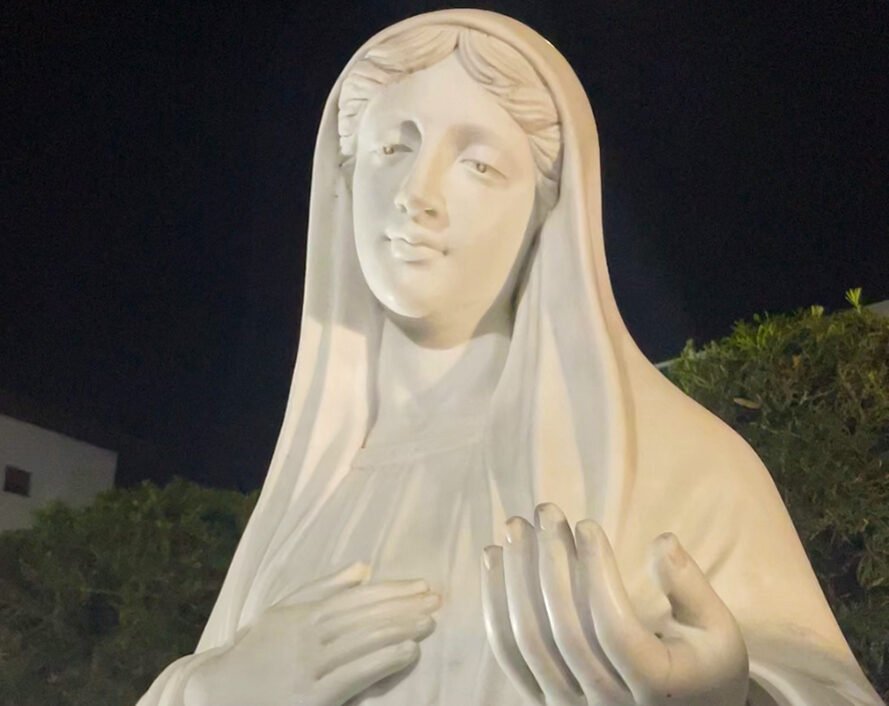 Novena em honra a Nossa Senhora Rainha da Paz - Mosteiro Regina Pacis